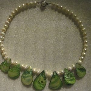Jewelry | Vintage Womens Pearl Green Shell Necklace | Poshmark